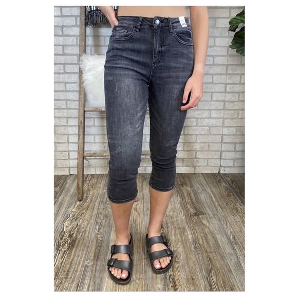 Judy Blue | Pants & Jumpsuits | Valerie Judy Blue Capris Size 527 ...